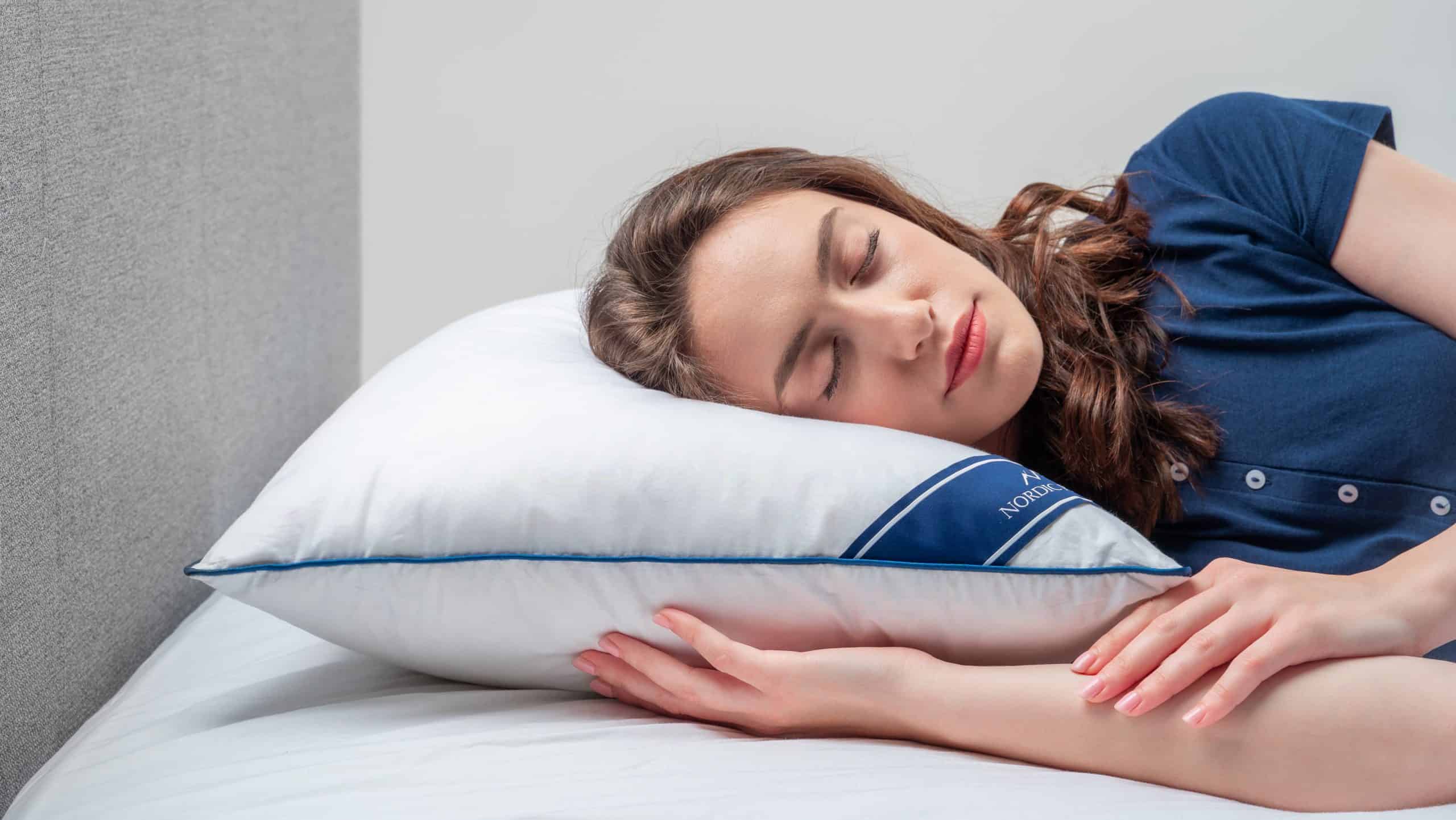 Classic Feather Pillow Nordic Paradise | Firm feather pillow